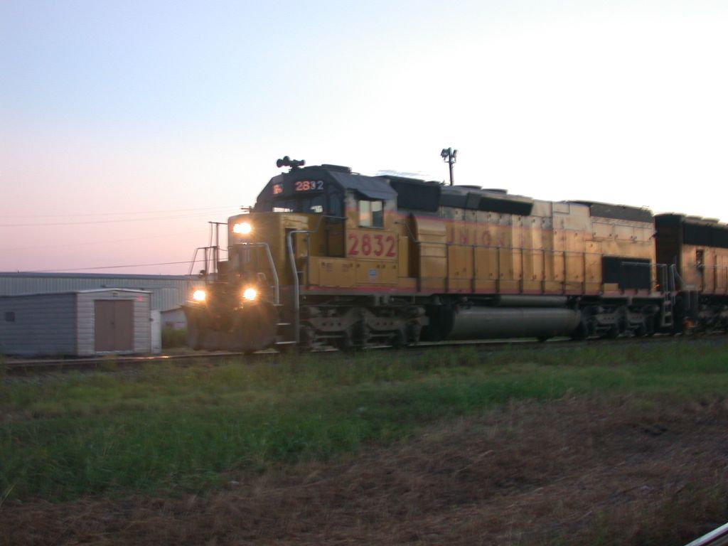 UP 2832 12Aug20)4 Heading-up a Mixed-Merchandise train EB for Houston at sundown
